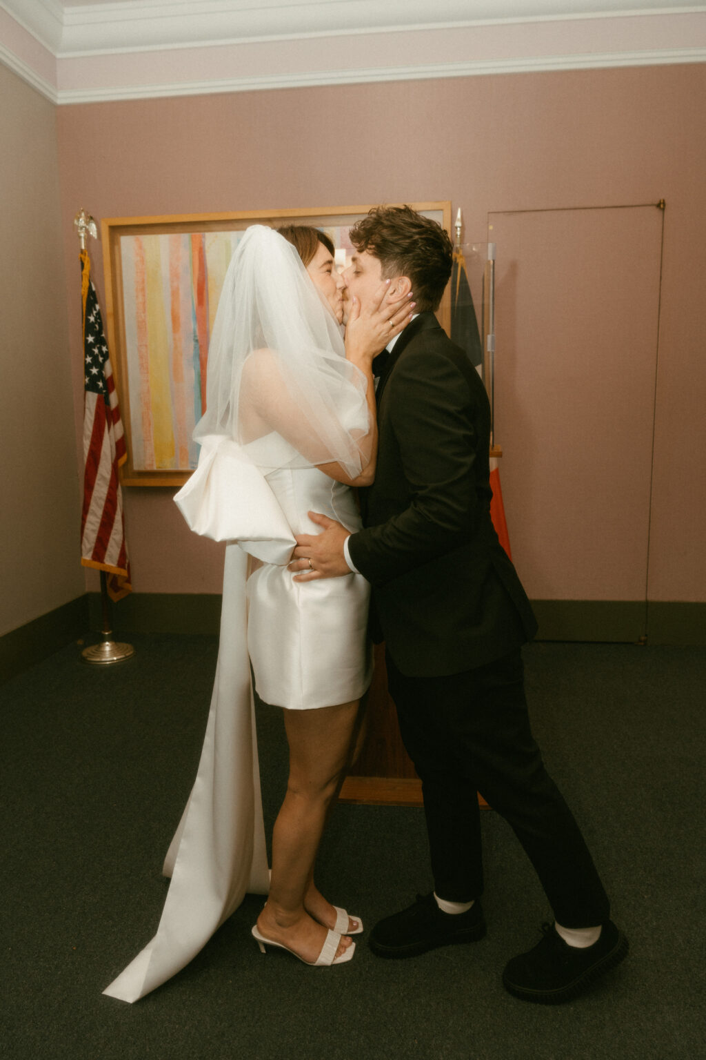 A Simple And Stylish Elopement At Manhattan City Hall - Randi Roberts ...
